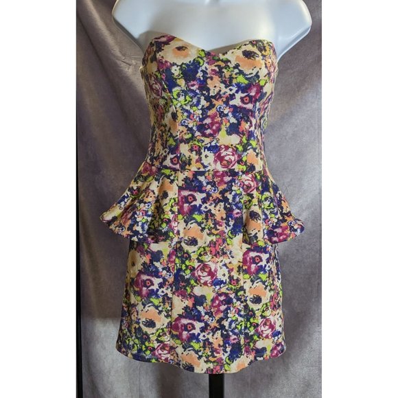 Material Girl | Dresses | Material Girl 8s Floral Strapless Peplum Mini ...